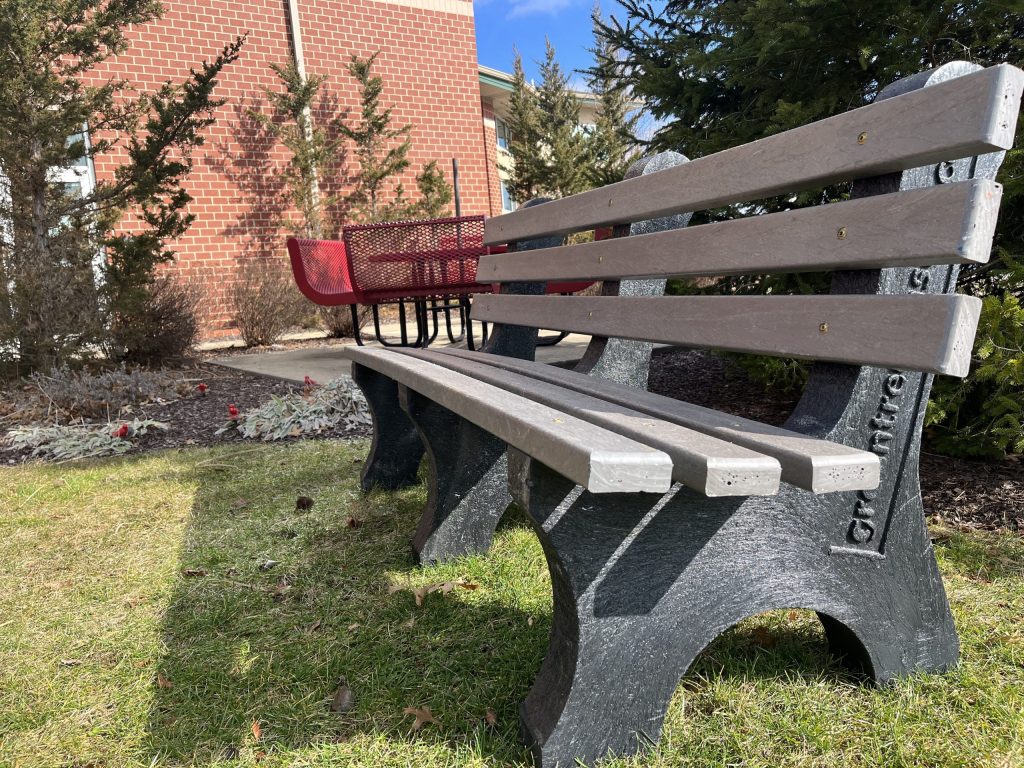 Trash to treasure: Recycled bottle caps transformed into park benches ...